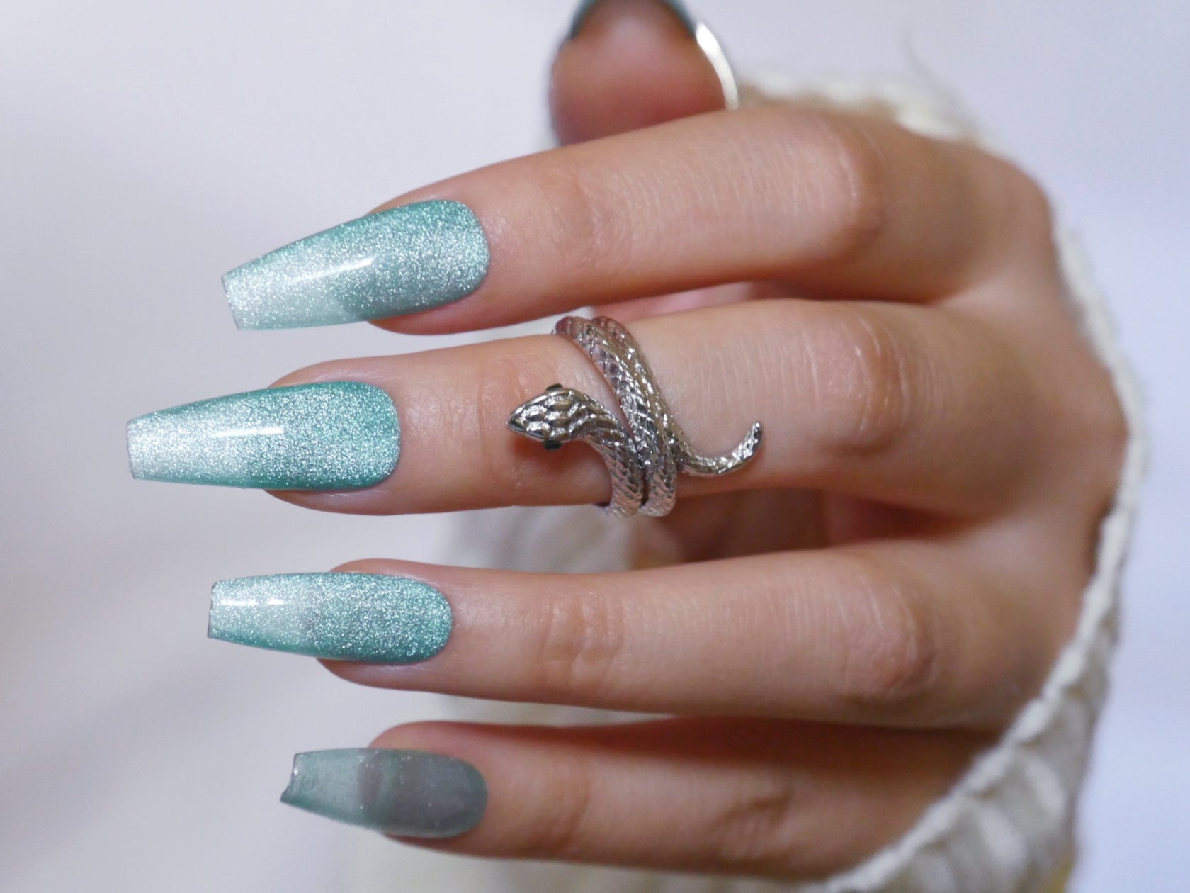 15ml Cat Eye Silver Wide Glare Snowlight UV Gel Polish – MakyNailSupply